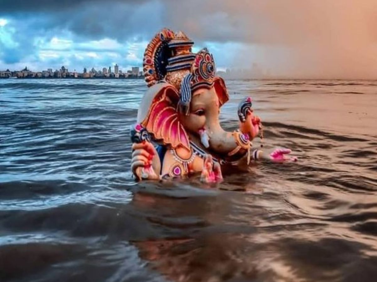Ganesh Visarjan 2025: Auspicious Timings, Rituals, and Method of Idol Immersion